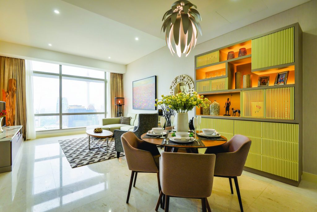 10 Ideas for Combining Your Dining and Living Spaces - Creativehomex