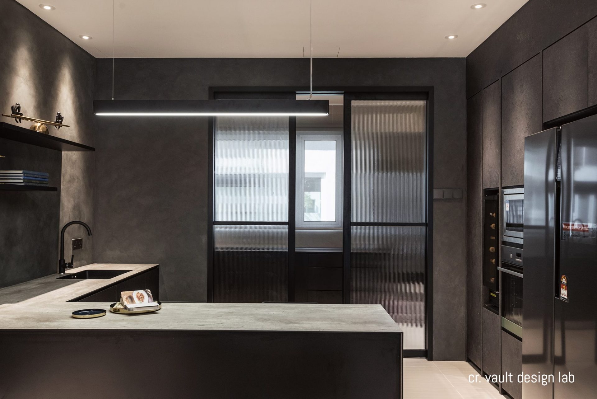 9 Tips To Master A Modern Home With Luxury Black Interior Design ...