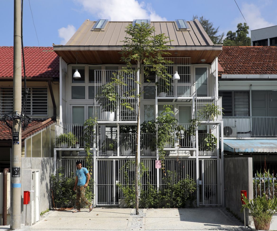 Two Become One: The Twin House in Bangsar Consists of Two Units that ...