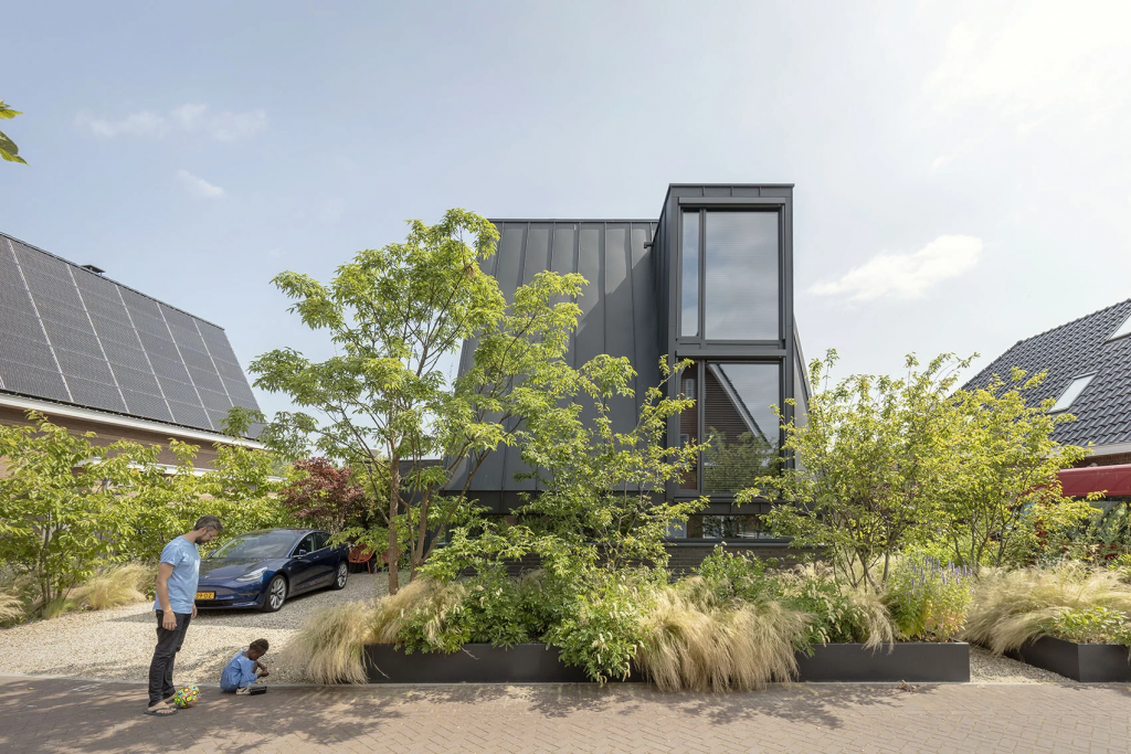 Diamond in the Rough: The Eclectic Diamond House in Amsterdam is a ...